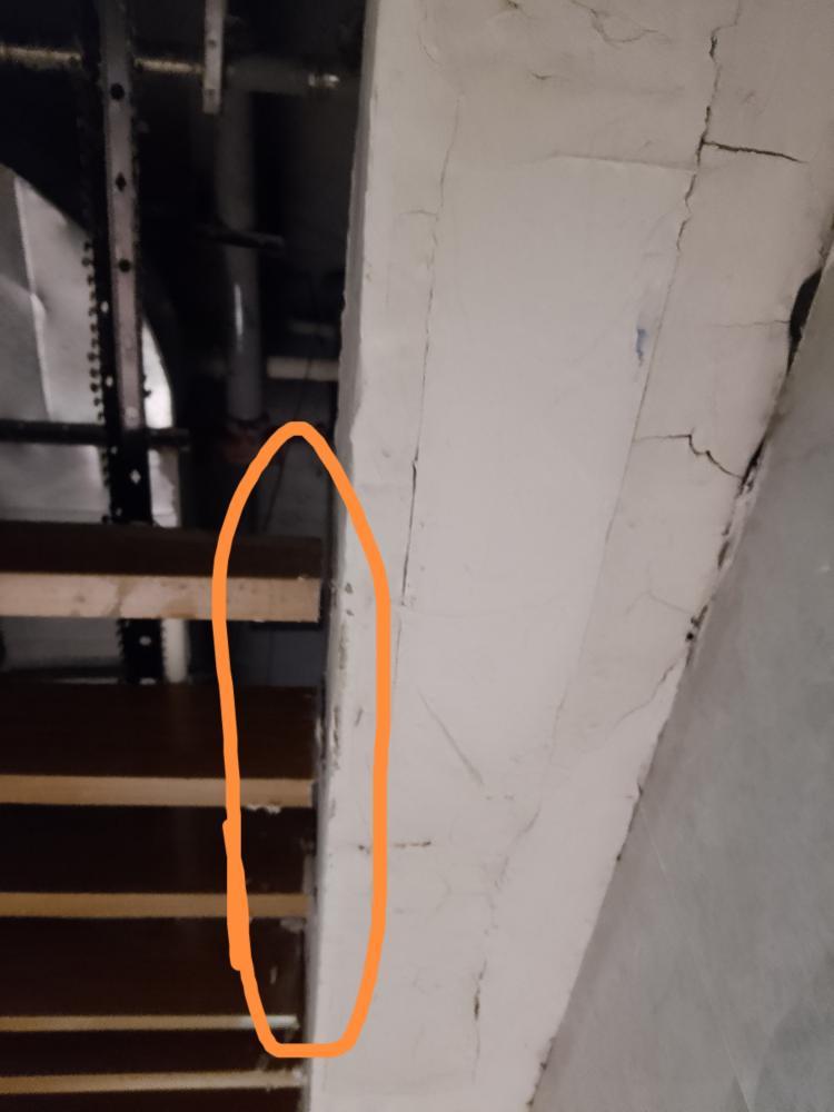 新天泽樾麓台20栋1单元车库电梯门口吊顶存在严重安全隐患的问题-重庆网络问政平台